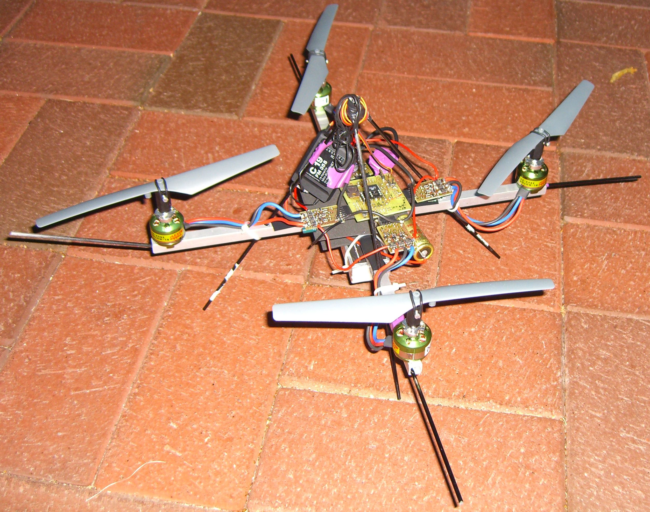 MikroKopter - QuadroKopter